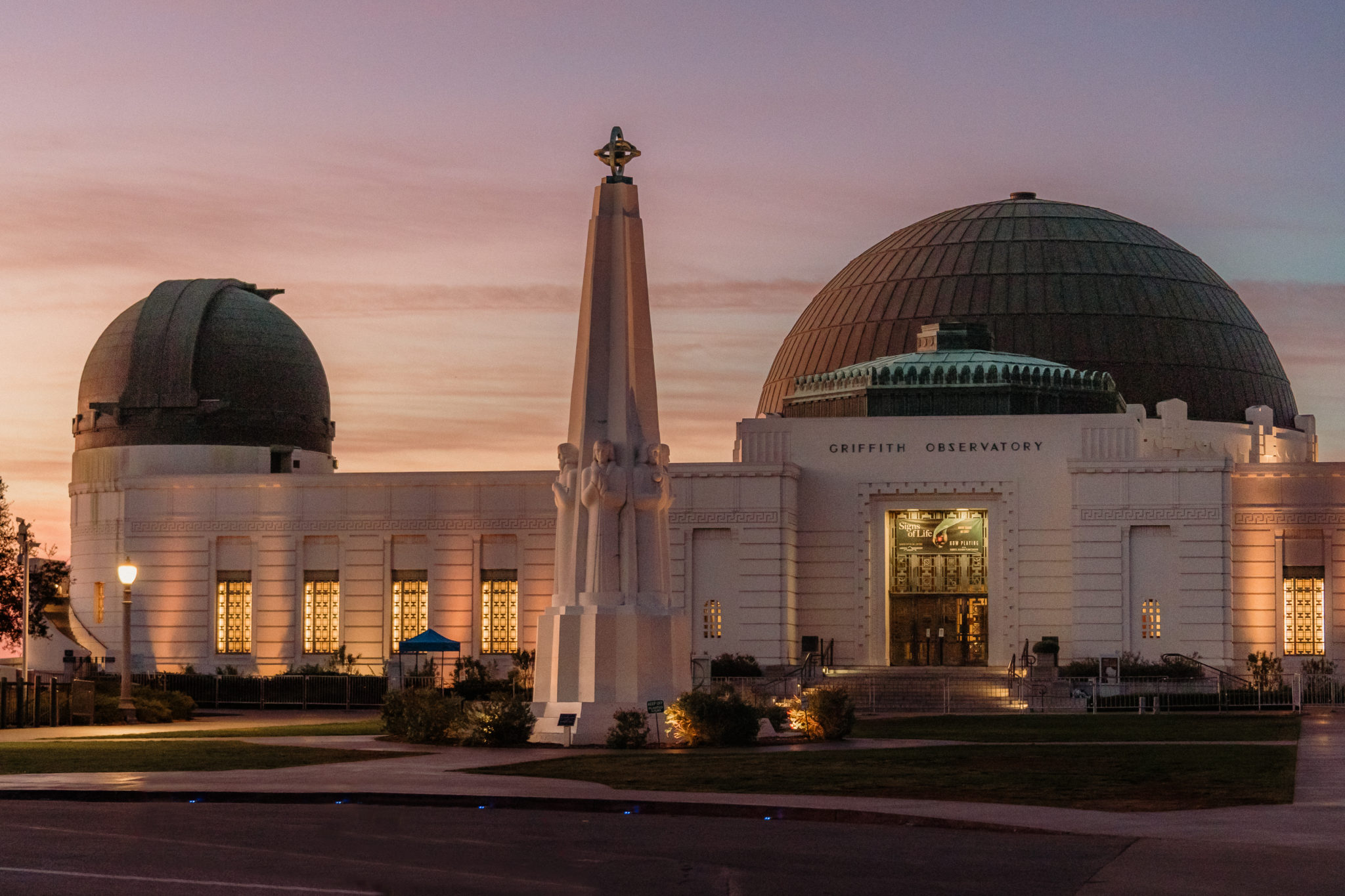 Griffith Observatory Engagement Photos | Magnolia West Photography